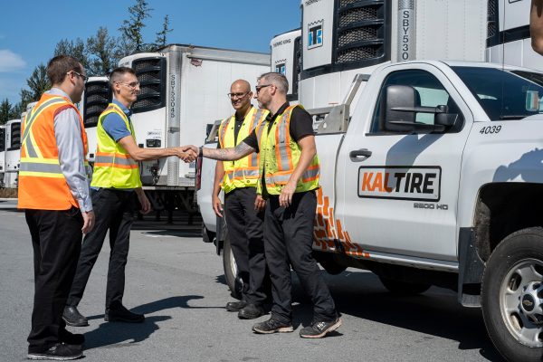 Commercial Tires for Fleets, Heavy Trucks & Heavy Equipment | Kal Tire