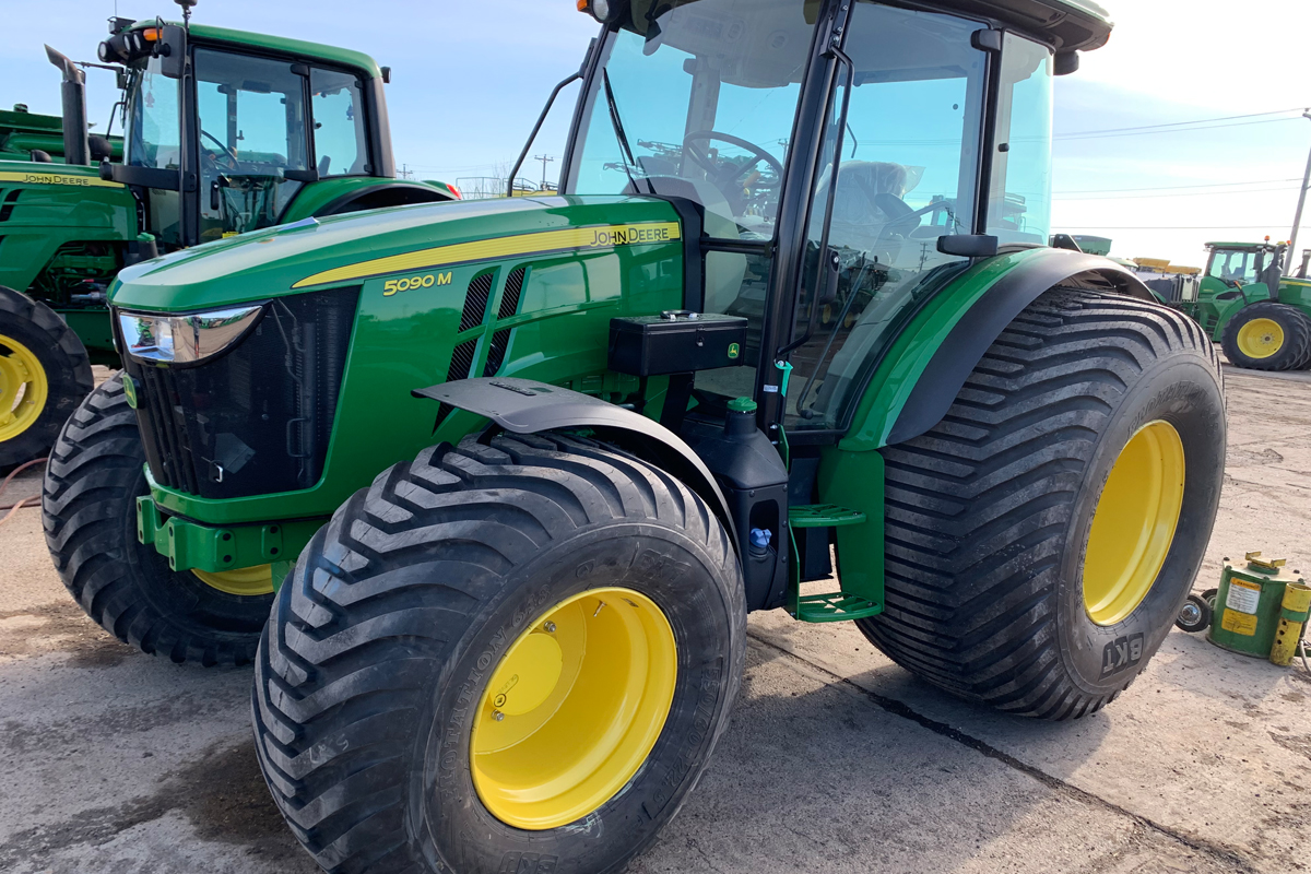 Agriculture Tires & Tractor Tires That Canada Can Trust | Kal Tire