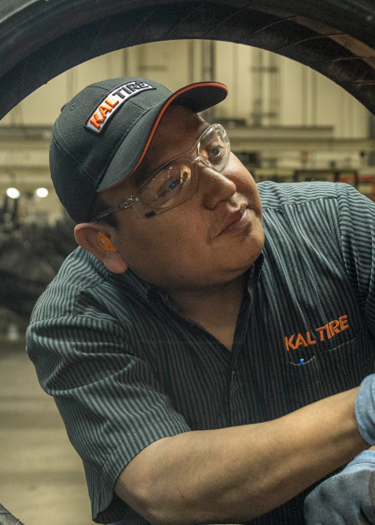 Single-use Commercial Tire vs Premium Commercial Tire | Kal Tire